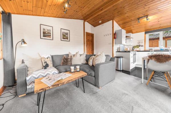 Bowness 45 - 2 Bedroom Lake Windermere Lodge - Coniston