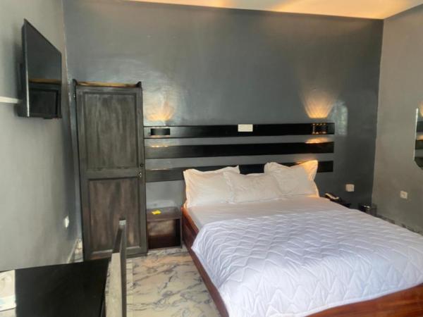 Sunrise Center Bonapriso - 102 - Douala