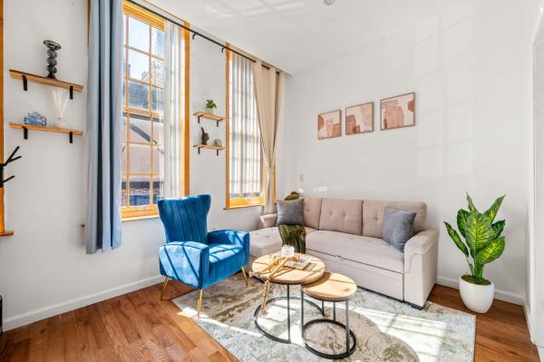 Charming Home In Heart Of City With King Size Bed! - Conshohocken, PA