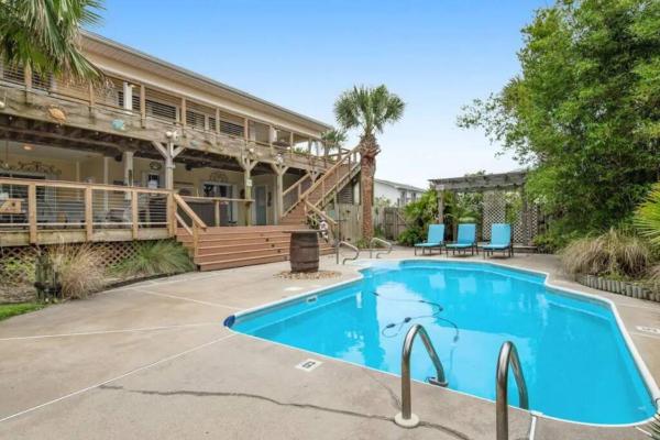 Flip Side Oasis Beach House - Pensacola, FL