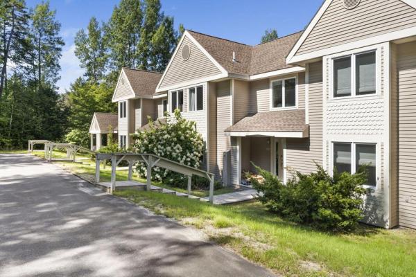 New Host! Exceptional Sunday River Ski In Ski Out Condo - Maine