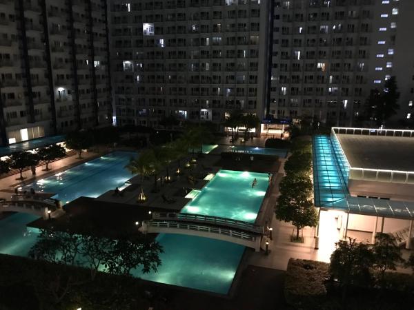 Condo With Balcony At Makati Sm Jazz - 마닐라