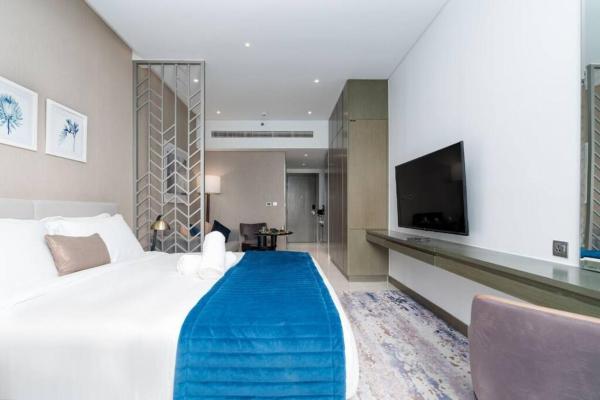 Charming Studio At Damac Prive With Canal View - Dubai