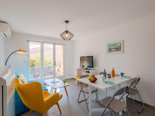 Apartment Le Mas Des Calanques-2 By Interhome - Fréjus