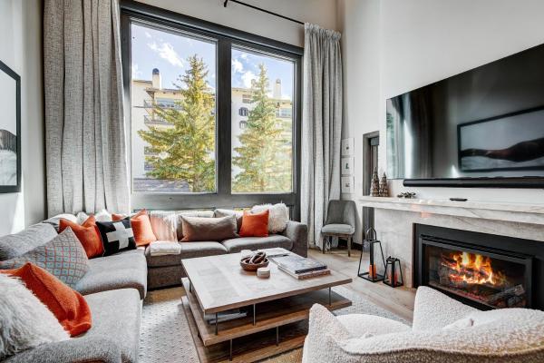 Elegant 3 Bedroom Condo Lodge At Vail - Vail, CO