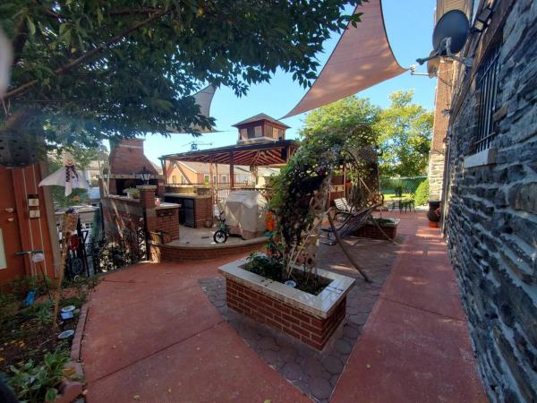Lovely 2 Bedroom Apartment With 2 Entrance And Parking - The Bronx, NY