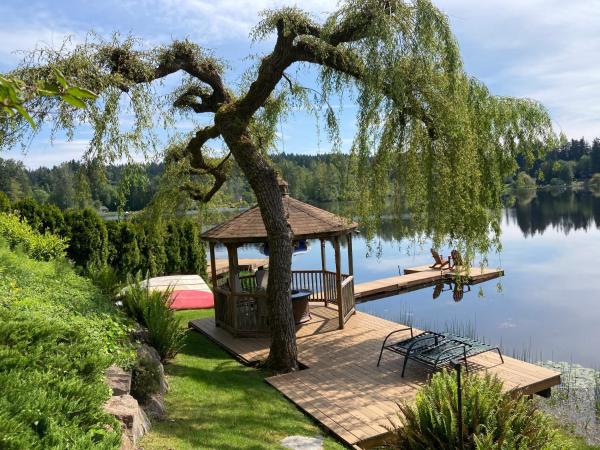 Cottage Lake Bed And Breakfast - Kirkland, WA