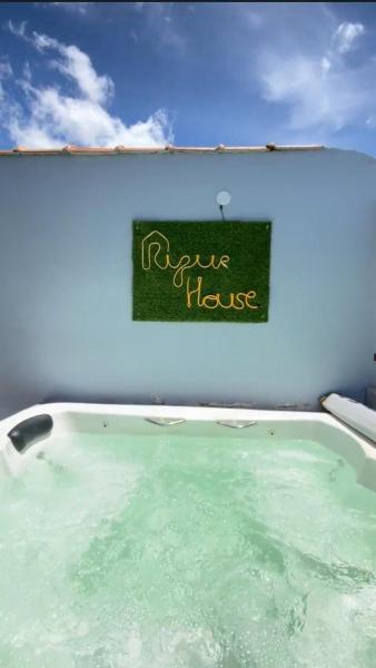 Riquehouse: Hidro, Churrasqueira A 500 M Da Praia - Niterói