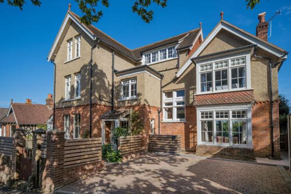 Bay House - Portsmouth