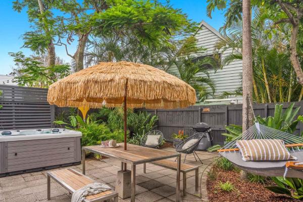 Gidgets House And Studio - Sleeps Up To 12 Guests - Byron Bay