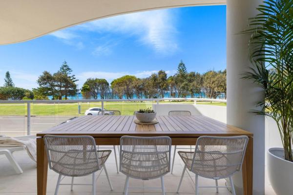 Oceanfront Byron Palms - 2 Br Main Beach Apartment - Brunswick Heads
