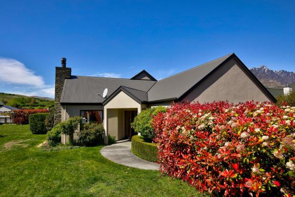 Quail's Nest, Queenstown - Luxury Home & Garden - Arrowtown