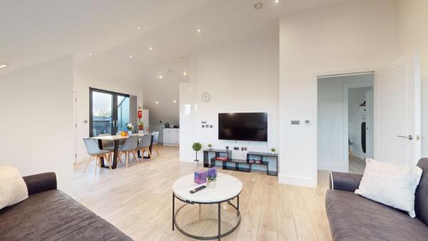 Penthouse Style Apartment - Central London