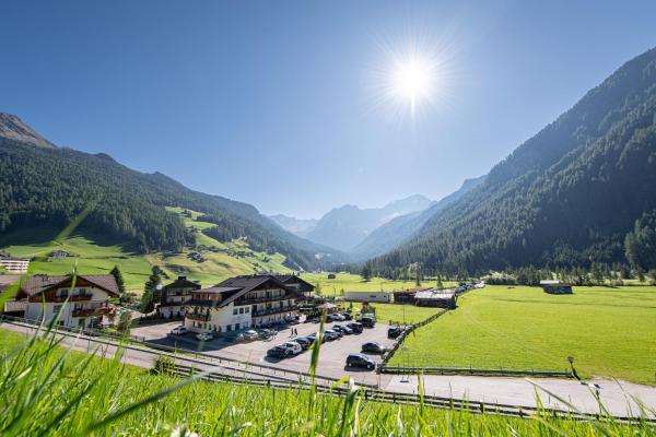 Hotel Bacher - Ahrntal