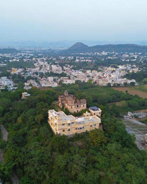 Titardi Garh- 18th Century Castle Homestay - Udaipur