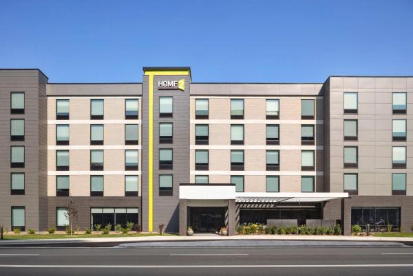 Home2 Suites By Hilton Milwaukee West - Milwaukee, WI
