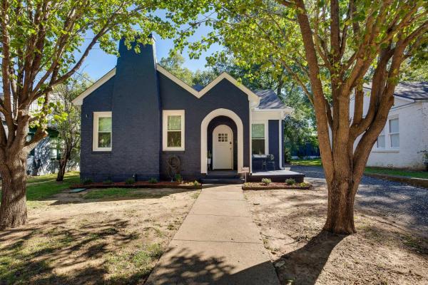 Walkable Tyler House With Deck Half Mi To Downtown! - Tyler, TX