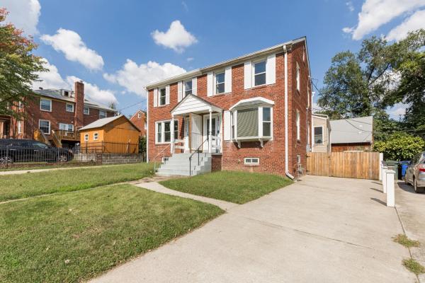 Classic Brick House 4br 3ba Perfect For Families Near Dc - Arlington, VA