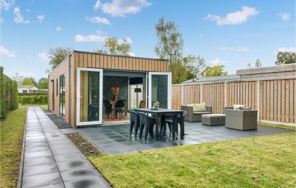 2 Bedroom Awesome Home In Heinkenszand - Goes
