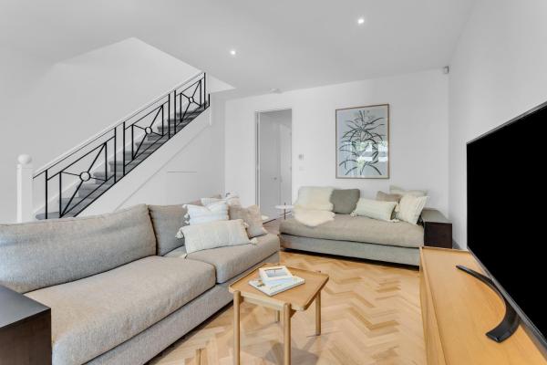 Bev's Retreat By Ready Set Stay - St Kilda