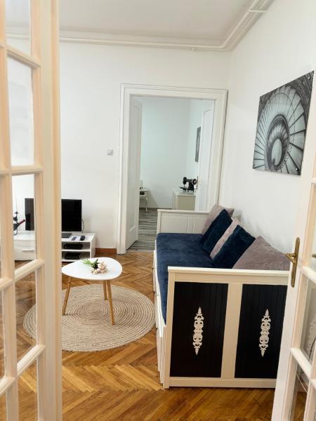 Center Retro Apartment - Niš