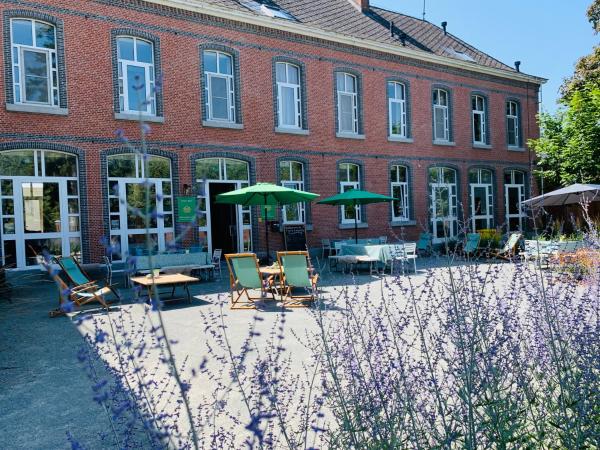 De Lotuspoort Met Mihr's B&b In De Abdij Van Bornem - Temse