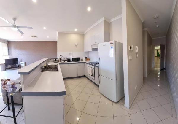 Tuggeranong Short Stay #09c - Sleeps 4 - Canberra