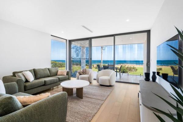 Driftwood Port Noarlunga South - The Arts Centre, Port Noarlunga