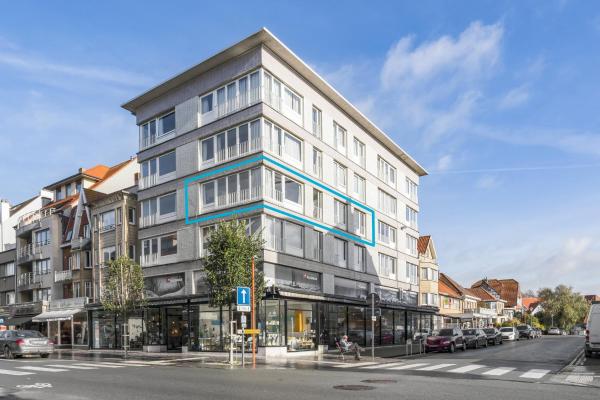 Ngamanzo Aan Zee - Lichtruim Appartement Met Privé-garage - 2 Min Strand - De Panne