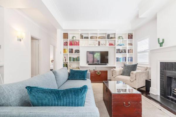 'The Chatsworth' Chic Urban Living Near High St - St Kilda