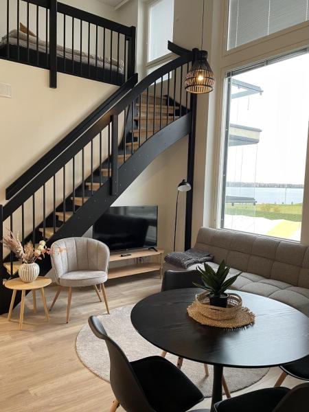 Beautiful Loft Apartment With Glazed Balcony - Tampere