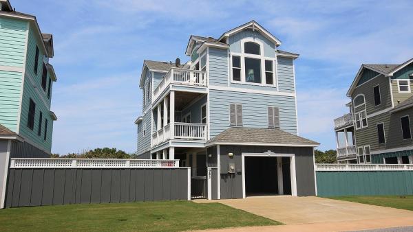 Moms Dream- Oceanside, Comm Pool, Hot Tub, Yard, Cb10, Dads Mercedes - Corolla, NC