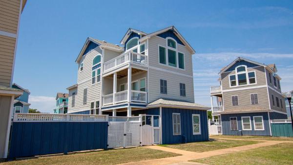 Cb44, Rhapsody In Blue- Oceanside, Patio With Hot Tub, Rec Room, Community Pool - Corolla, NC