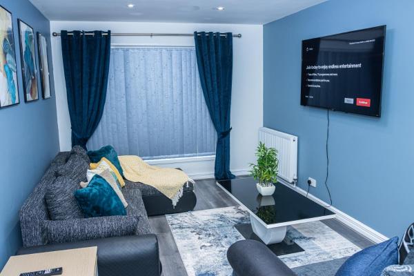 Lush Lodge -Home Away In Telford, For Contractors, Families, Group Of Friends, Long Term Stays - 아이어브릿지
