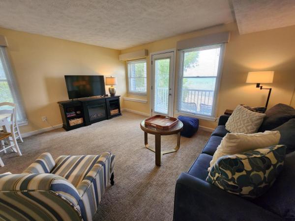 North Shore Inn Tc 201 - Traverse City, MI