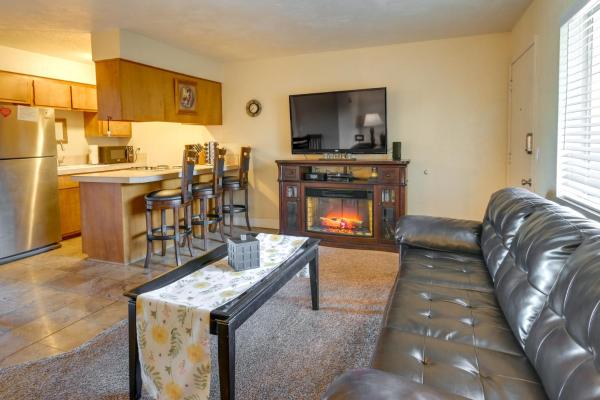 Central Condo With Pool Access In Lake Havasu City - Lake Havasu City, AZ