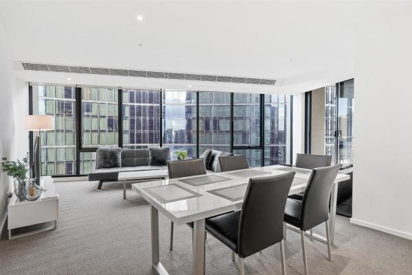 Southbank Two Bedroom Apt - 2202 - Victoria University: City Flinders Lane Campus