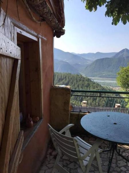 Maisonnette Avec Terrasse Et Vue Imprenable - Le Sauze-du-Lac