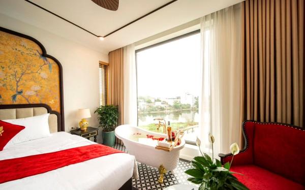 Lake Hotel Sóc Sơn - Sóc Sơn