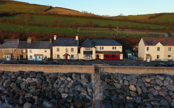The Cricket Inn - Salcombe