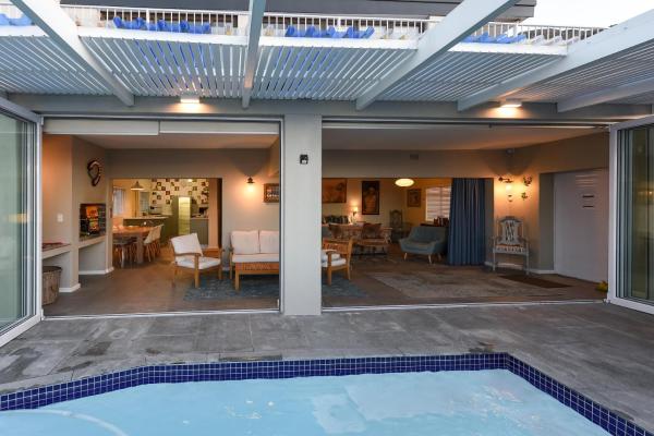 Die Badhuis, For Fabulous Living! Sleeps 4, Private Pool - Grabouw