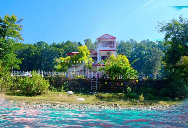 Riverfront Family Stay 4bhk - Himachal Pradesh