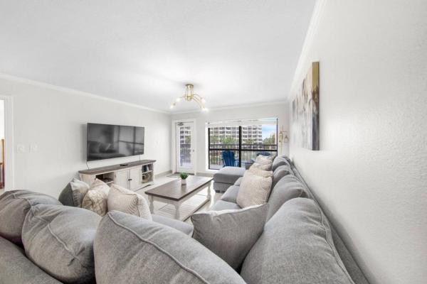 Amazing Saida Beachfront 2 Steps From Amenities - South Padre Island