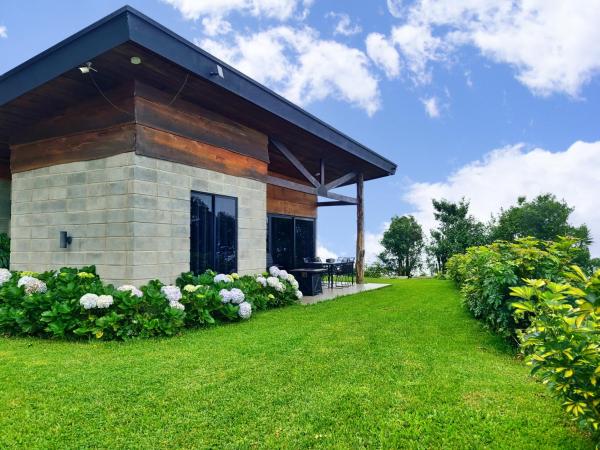 Family Mountain Chalets+chill And Relax+gardens - Costa Rica