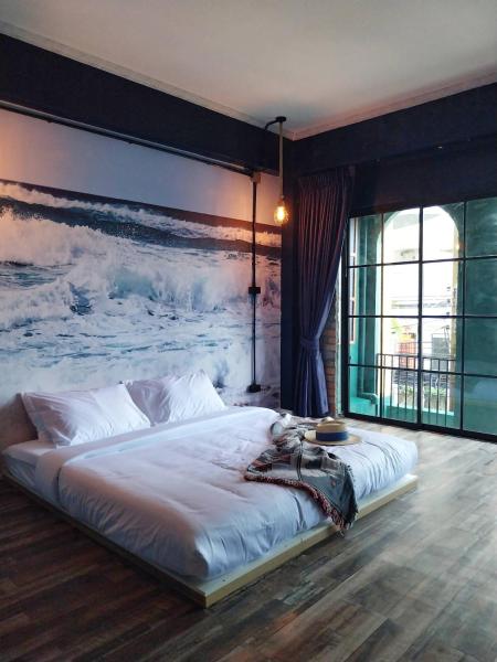 W168 Hostel - Phuket