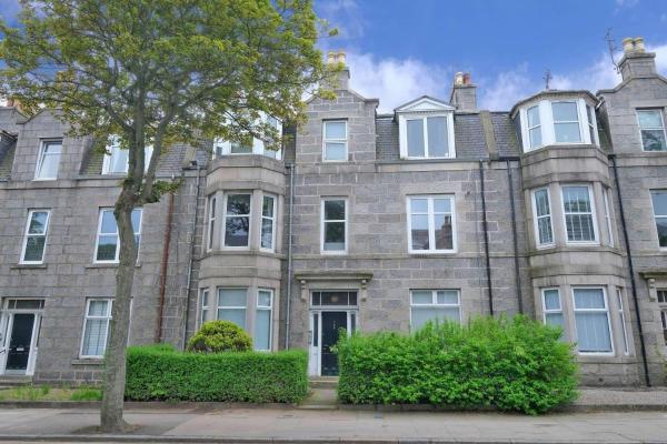 Comfortable West End Flat With Parking Easy Access - Aberdeen