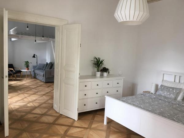 Stylish Apartment 5 Mins From The Charles Bridge - Prága