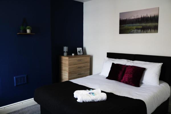 Spacious 2 Bed House In Warrington By Eason Stays Ideal For Weekend Getaways & Business Travellers! - Warrington