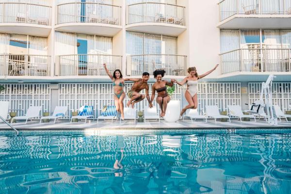 Walking Distance To The Beach! 3 Comfortable Units For 12! - Kailua, HI