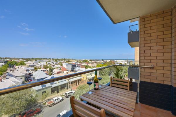 Fremantle Stays Freo Skyhigh Balcony Views - Bathers Beach, Fremantle